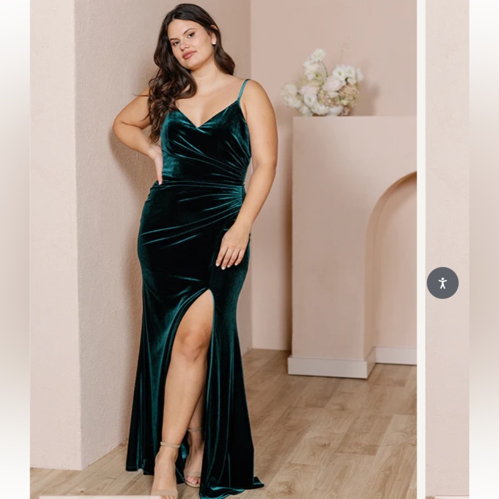 Revelry “Rory” Style Emerald Green Velvet Bridesmaids… - Gem